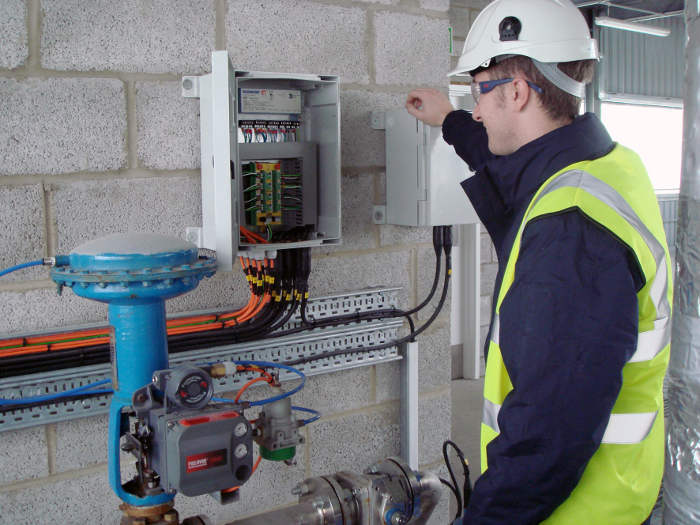 Décentraliser les automatismes pour gagner en simplicité et en ...